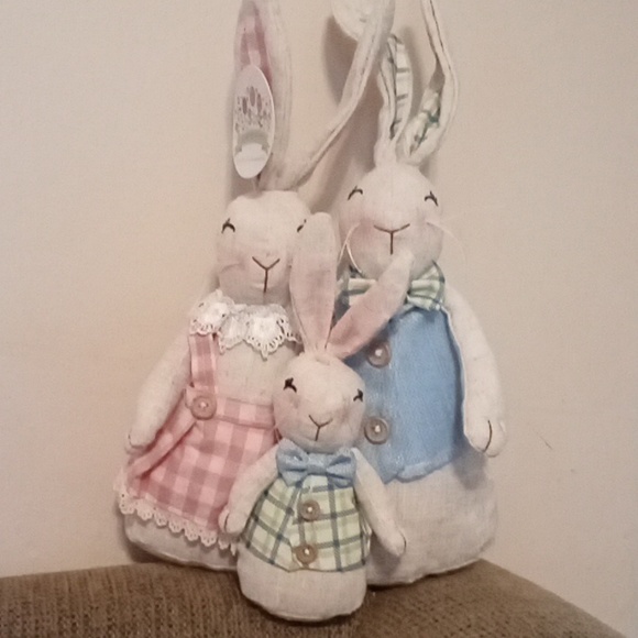 Bunny Boulevard | Accents | Nwt Bunny Boulevard Rabbit Trio Shelf ...